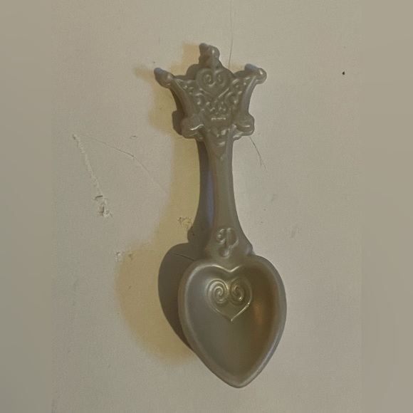 Disney | Toys | Disney Princess 2 Plastic Gray Doll Replacement Spoon ...